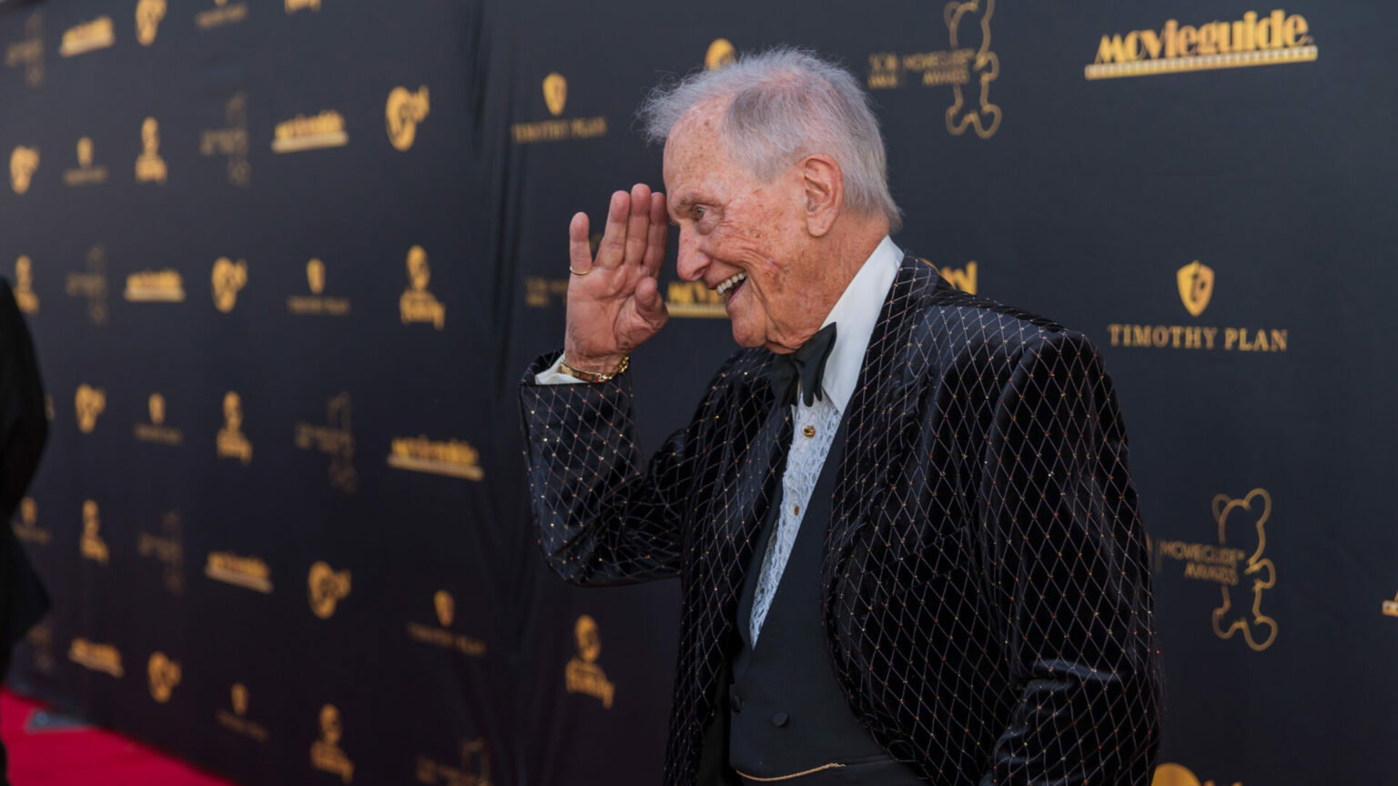 91-Year-Old Pat Boone Enjoys Quality Time with 4 Daughters
