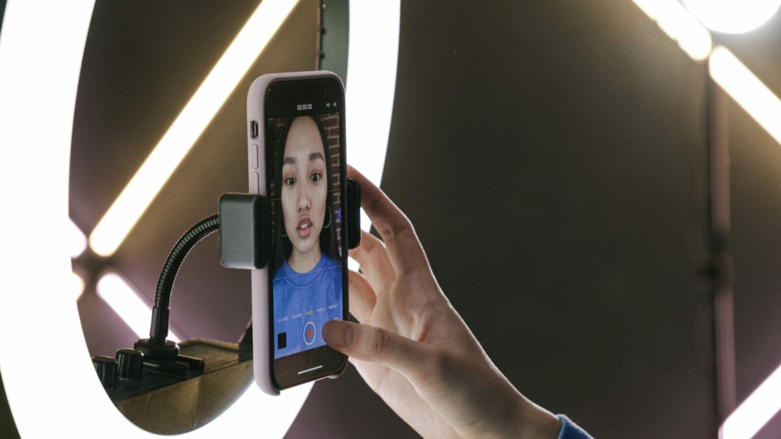 Wait...'Influencer Voice' Is a Thing? Here's What You Need to Know