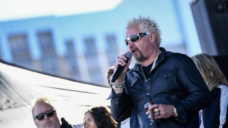 Guy Fieri Shows Off FLAVORTOWN FOOD FIGHT Set