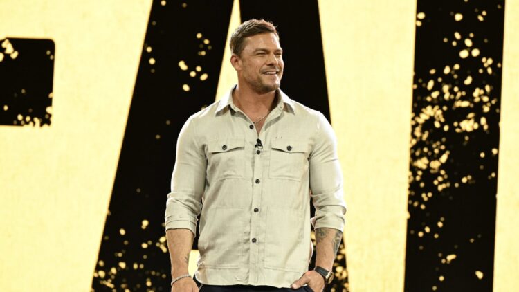 Alan Ritchson Says Gospel ‘Would Make the World a Better Place'