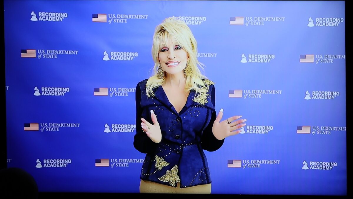 Dolly Parton Shares Husband is ‘In God’s Arms Now’