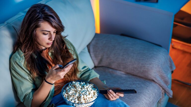 What Is 'Popcorn Brain,' and How Can You Avoid It?