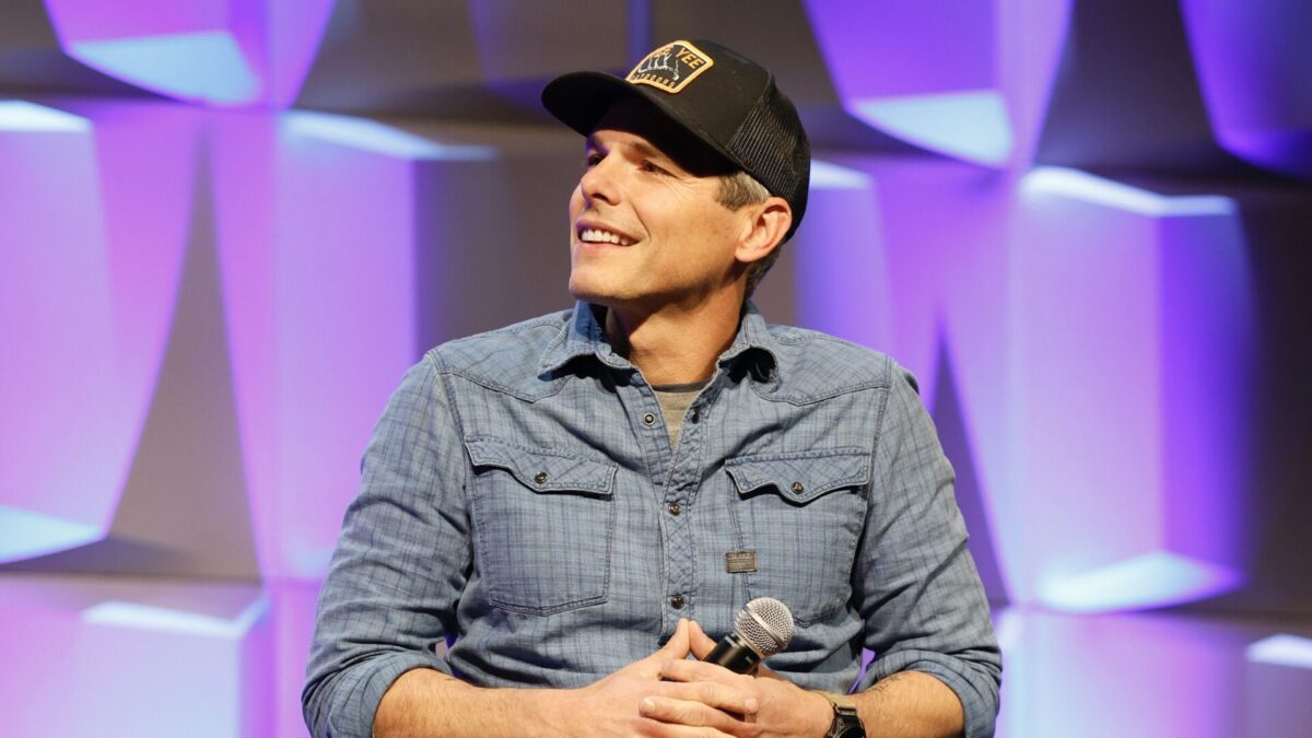 Granger Smith Leans on Psalms Six Years After Son's Tragic Death