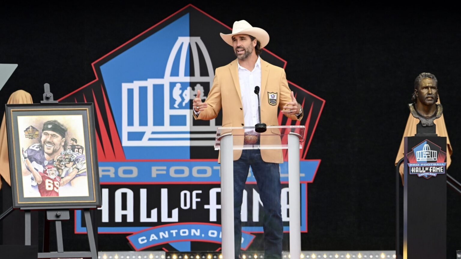 Jared Allen Points His Kids to Christ During HOF Induction Speech