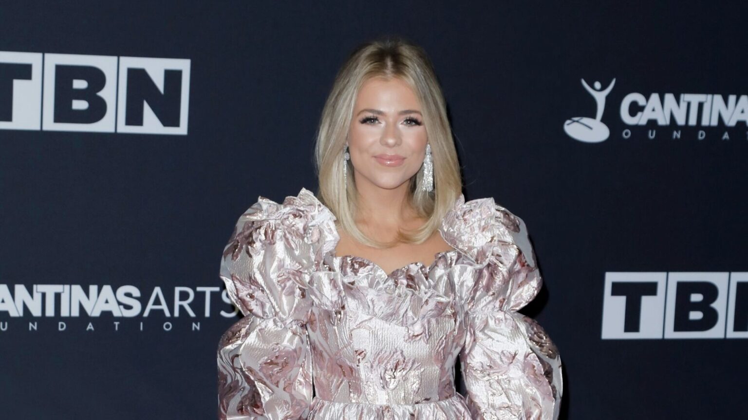 Anne Wilson’s 'Carry Me' Reminds Listeners to Lean on the Lord