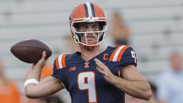 Illinois QB Luke Altmeyer Plays 'Hard' for Christ as He Leads Team