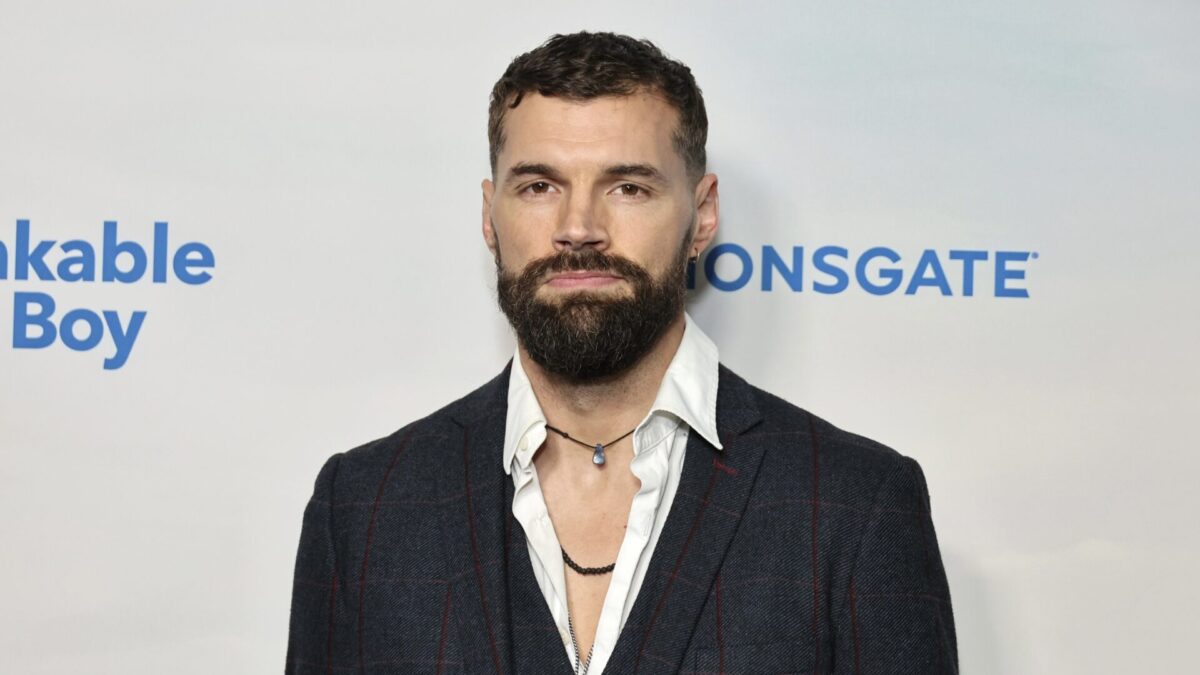 Joel Smallbone Tells Fans to 'Claim the Goodness of God'