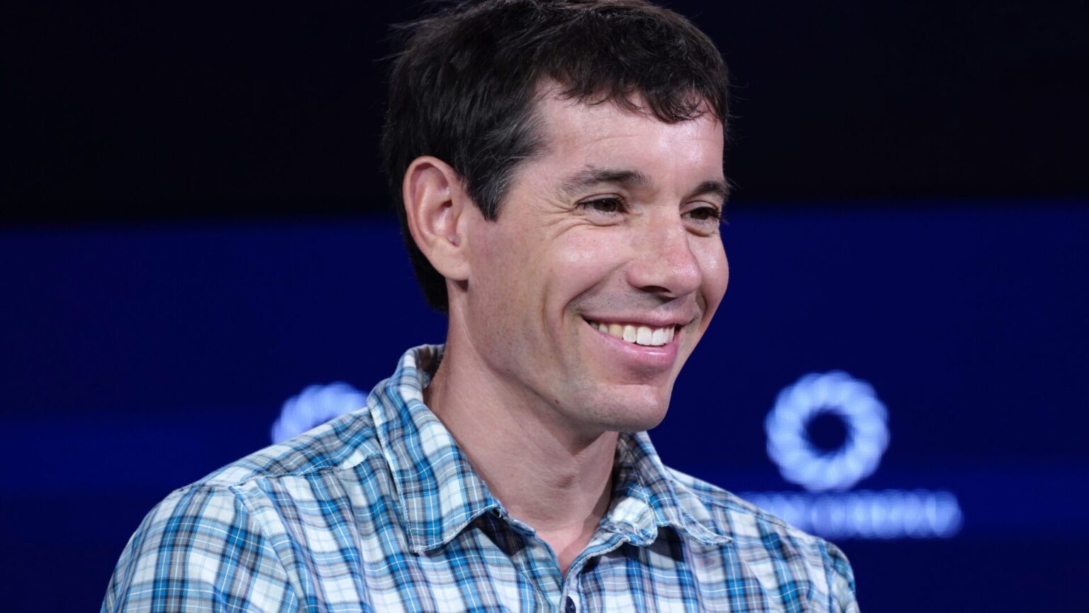 Alex Honnold’s Skyscraper Livestream Hits 6.2 Million Netflix Views