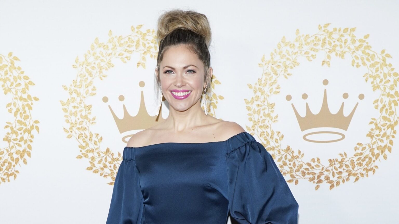 WCTH's Pascale Hutton, Kavan Smith Get Their Own Movie Again