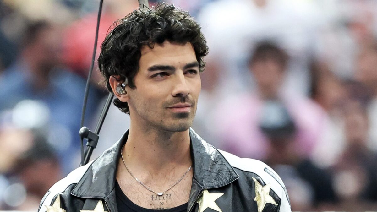 Joe Jonas Calls His Mom a 'Superhero' Following Recent Stroke